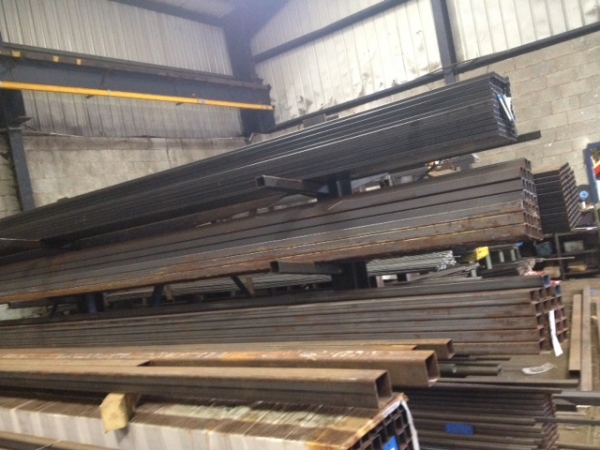 7.6 Mtrs of 40mm x 40mm x 3mm Steel Box Section ( Slight Stock Rust ...