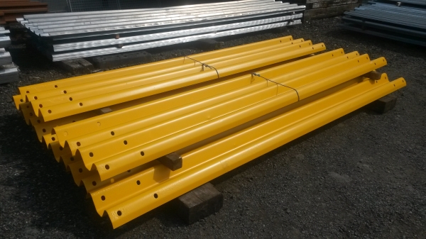 **made to Order** Armco Crash Barriers Newly Painted Yellow 3.500 Mtr ...