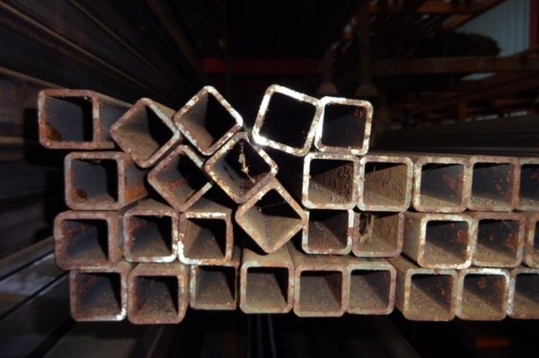 7.5 Mtrs 25 x 25 x 2.5 Mild Steel Box Section RHS From Ainscough Metals