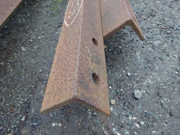 6.535mtr Approx 80mm x 80mm x 10 Mild Steel Angle Iron - Stock Rusty C ...