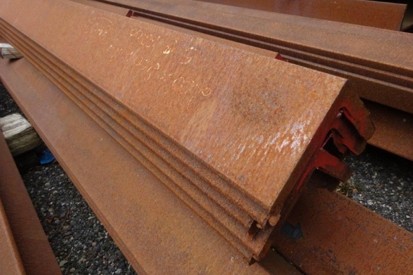 12.200 Mtr 200 mm x 200 mm x 24 mm Mild Steel Angle Iron Unused Stock ...