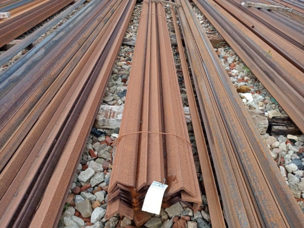 9.000 Mtr 120 mm x 120 mm x 12 mm Mild Steel Angle Iron Unused Stock ...