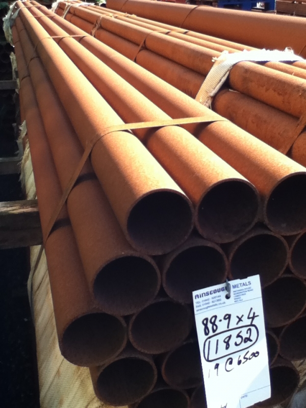 6.500 Mtrs Lengths of 88.9 mm x 4 mm Unused Varying Atmospheric Rust ...