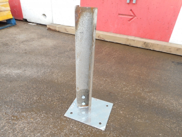 Crash Barrier / Armco Post 720 mm High - Galv z Bolt Down 110mm x 50mm ...